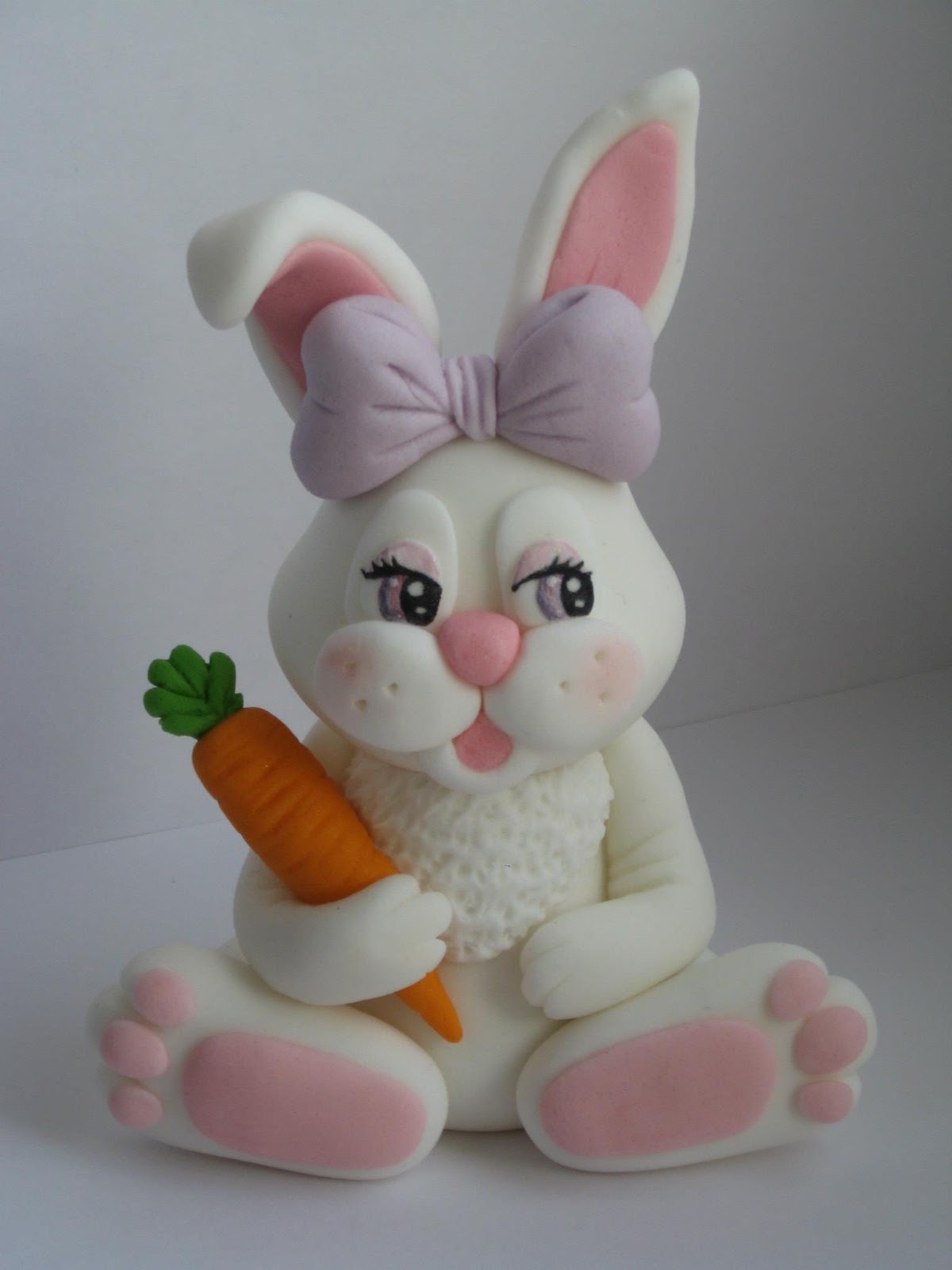 Studio "FONDANT DESIGN ANA" - Figurice za torte (fondant figures): Beli ...