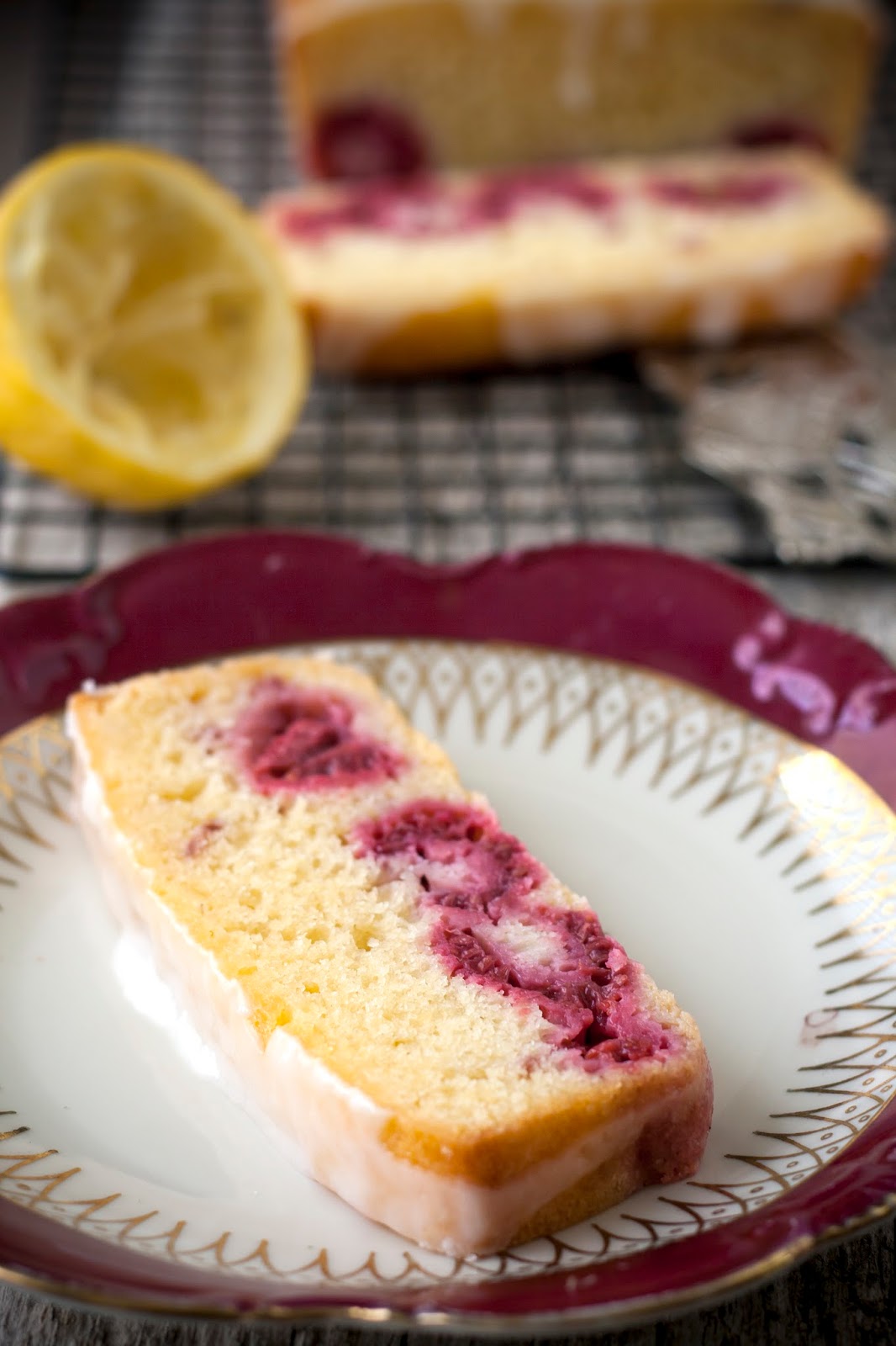 Lichte citroencake met frambozen - Knack Weekend #13 - Hap en Tap