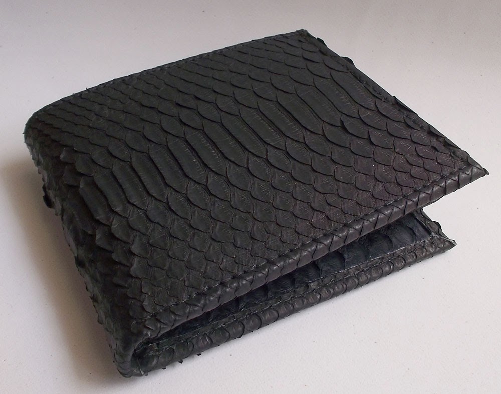 Snakeskin Purse and Wallet: Genuine Python Snakeskin Leather Men Wallet
