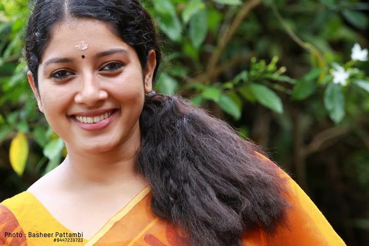 Anumol - South Indian Actress - South Indian Actress Photos