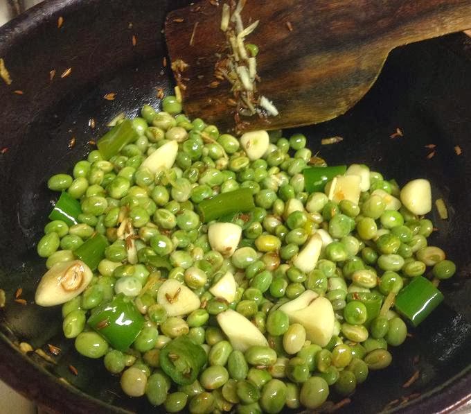 Swadishta Recipes : Green Pigeon Peas(Tuvar Lilva) Amti