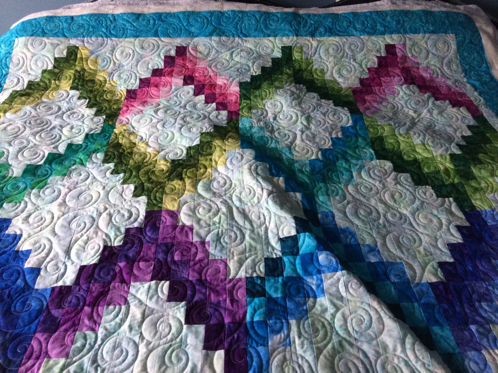 mmm quilts: Color Falls - a Bargello Chevron quilt