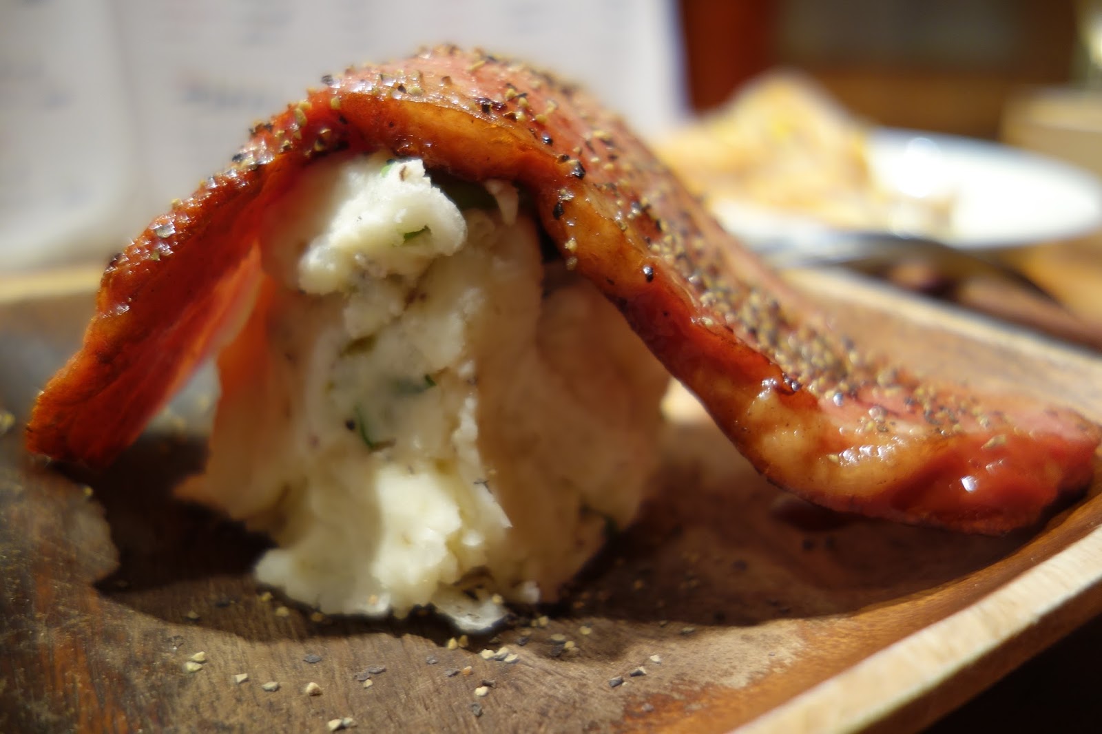 Tokyo Belly: ROPPONGI: Meat Man again!? Yup for the BEEF!! Full house ...