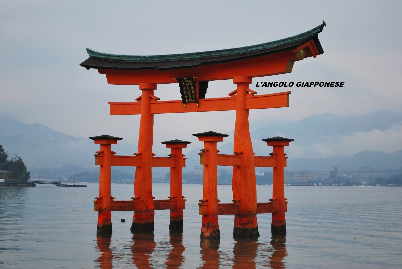 L'angolo giapponese: I TORII, LE PORTE DEL MONDO SACRO