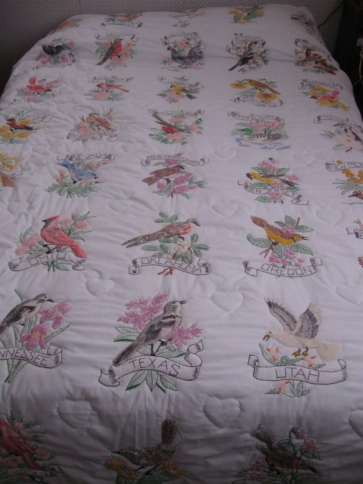 Dreamworthy Quilts: State birds and flowers quilt: Dorine