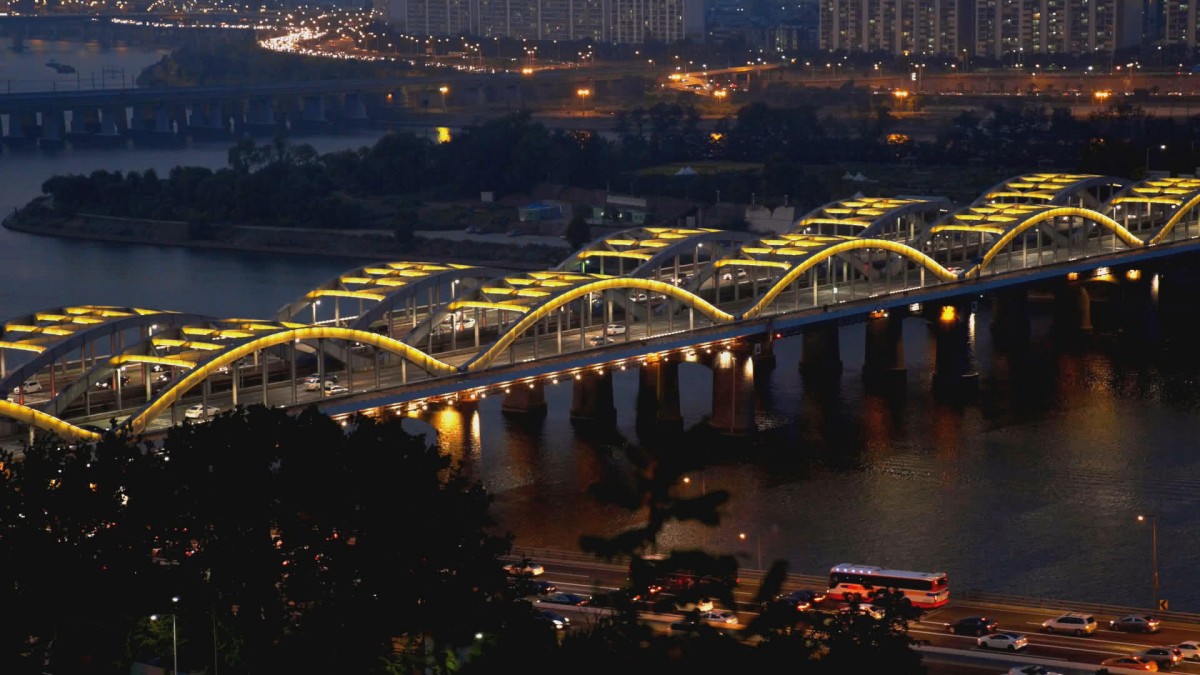 SENSE8: LUOGHI E SIMBOLI PER UNA CONNESSIONE UNIVERSALE. | Lost In A ...