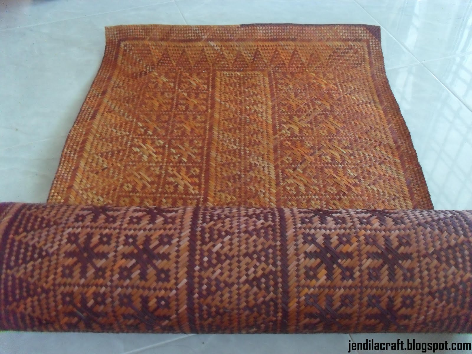 Mengkuang: Tikar mengkuang kelarai (TKM 019 )