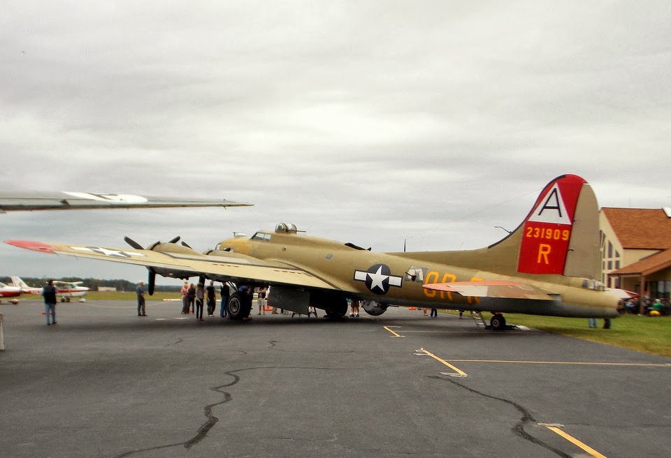 Lagniappe's Lair: B-17G Walk-Around