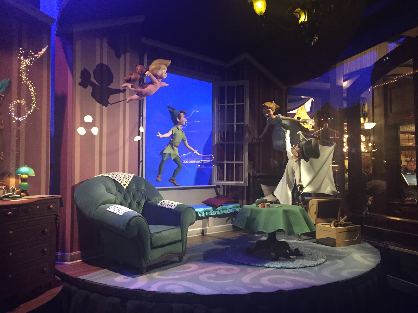 Disney Avenue: A Walk in the Park: Disneyland Edition - Enchanted Windows