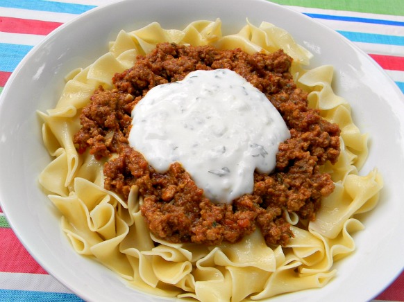 Wish Upon A Dish: Afghan Noodles ♥ The Mushroom Council's "The Trend is ...