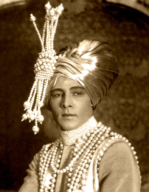 Rudolph Valentino Collectibles: Rare Photos from The Young Rajah