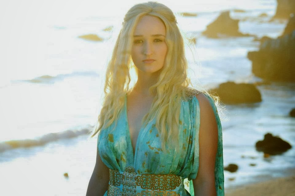 Cosplay Crush: Alexandria the Red ~ Megan Elvrum