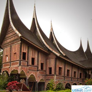 BeyKhansaa Tour Travel: Rumah Gadang Khas Minangkabau