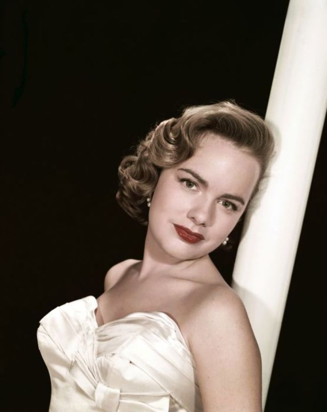 46 Glamorous Photos of Terry Moore in the 1940s and 1950s ~ Vintage ...