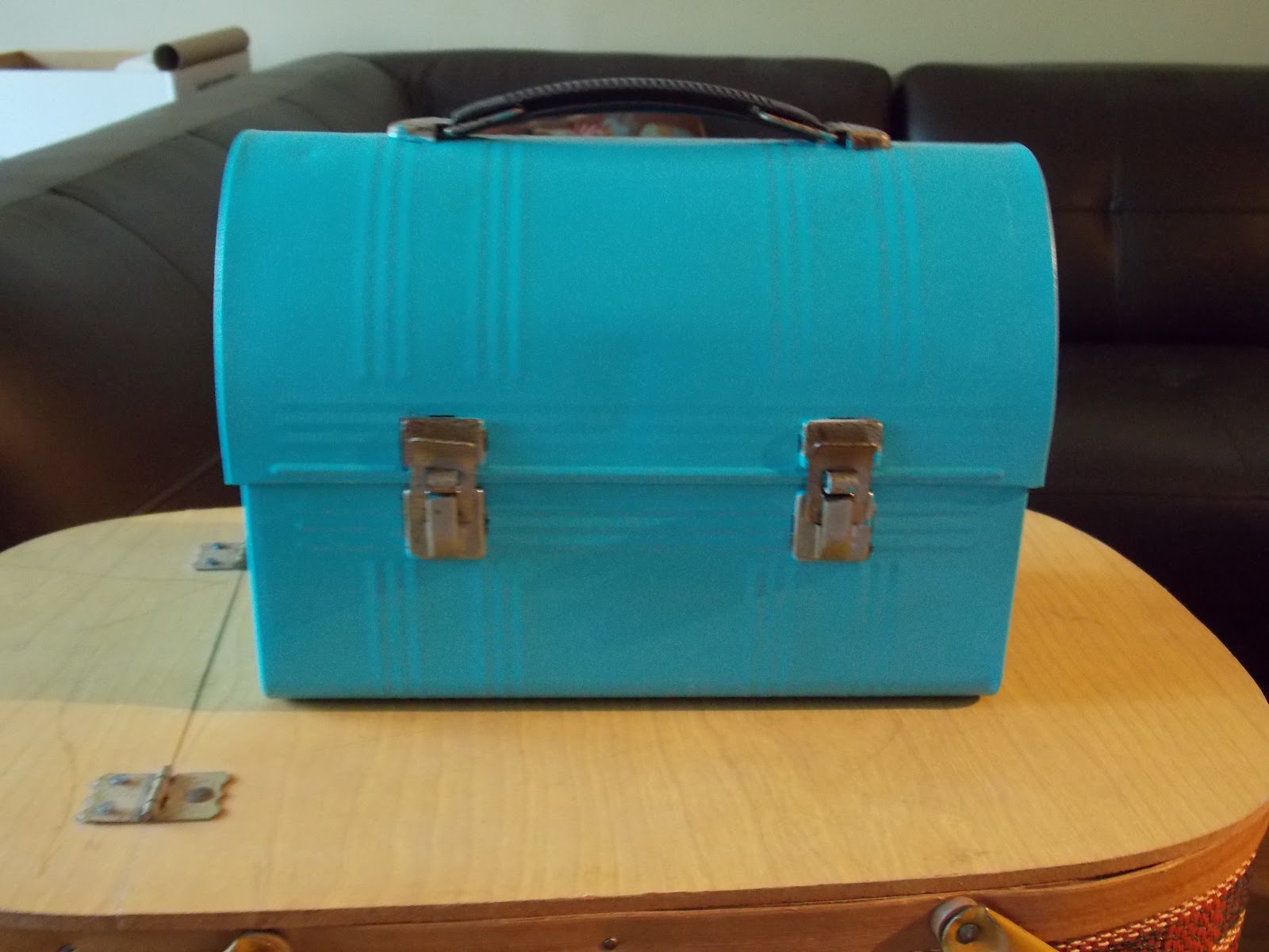 Keep Calm and KERRI On: Upcycle a Vintage Lunch Box