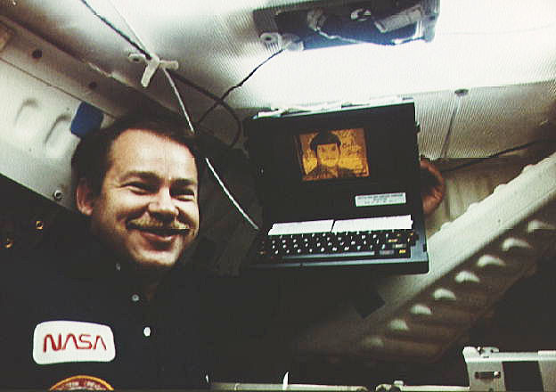 RIBEIROTEC: Tecnologia: O primeiro notebook do mundo