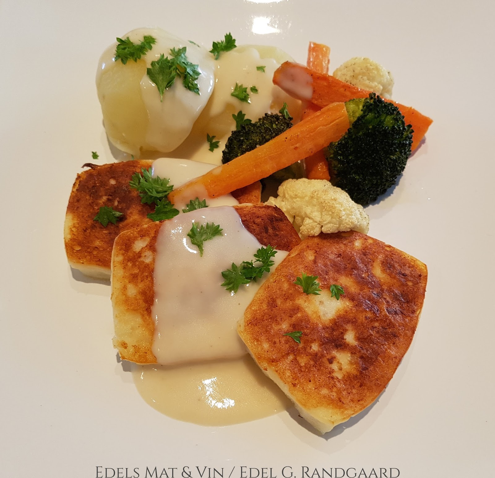 Edels Mat : Fiskepudding med hvitvinsaus og blomkål