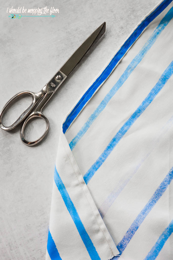 Blind Hem Stitch Tutorial | i should be mopping the floor