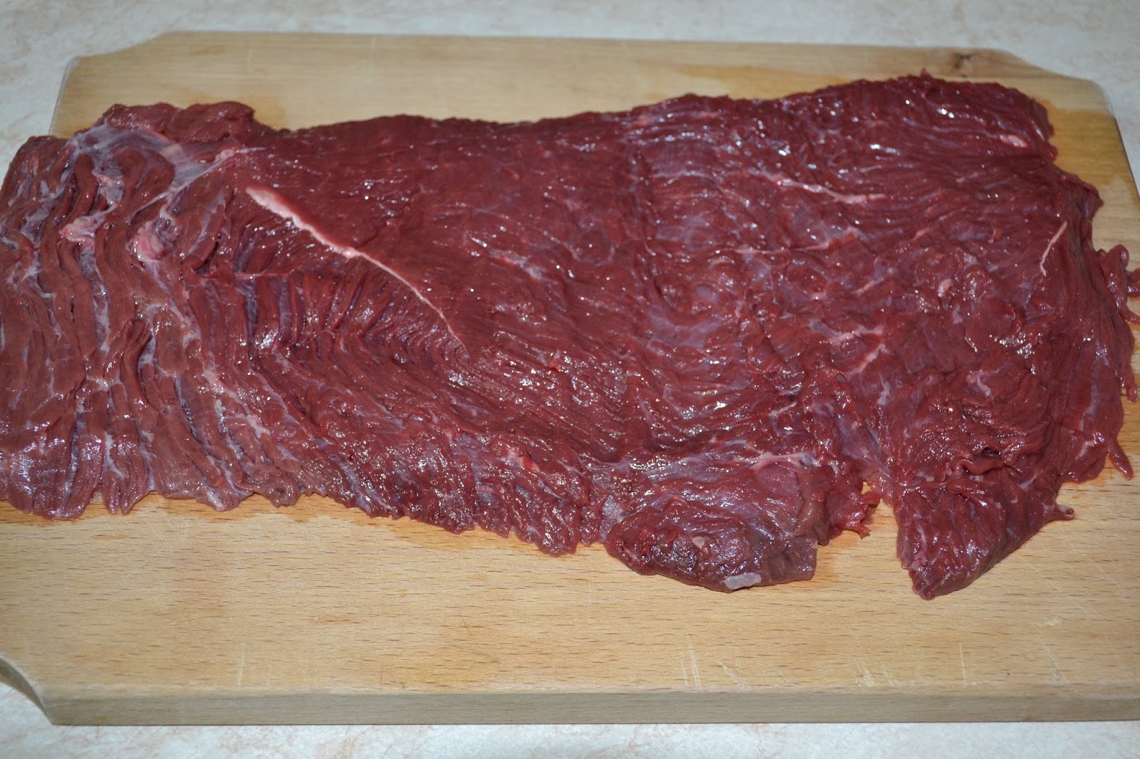 Savoare in bucate: Rulada din carne de strut cu legume