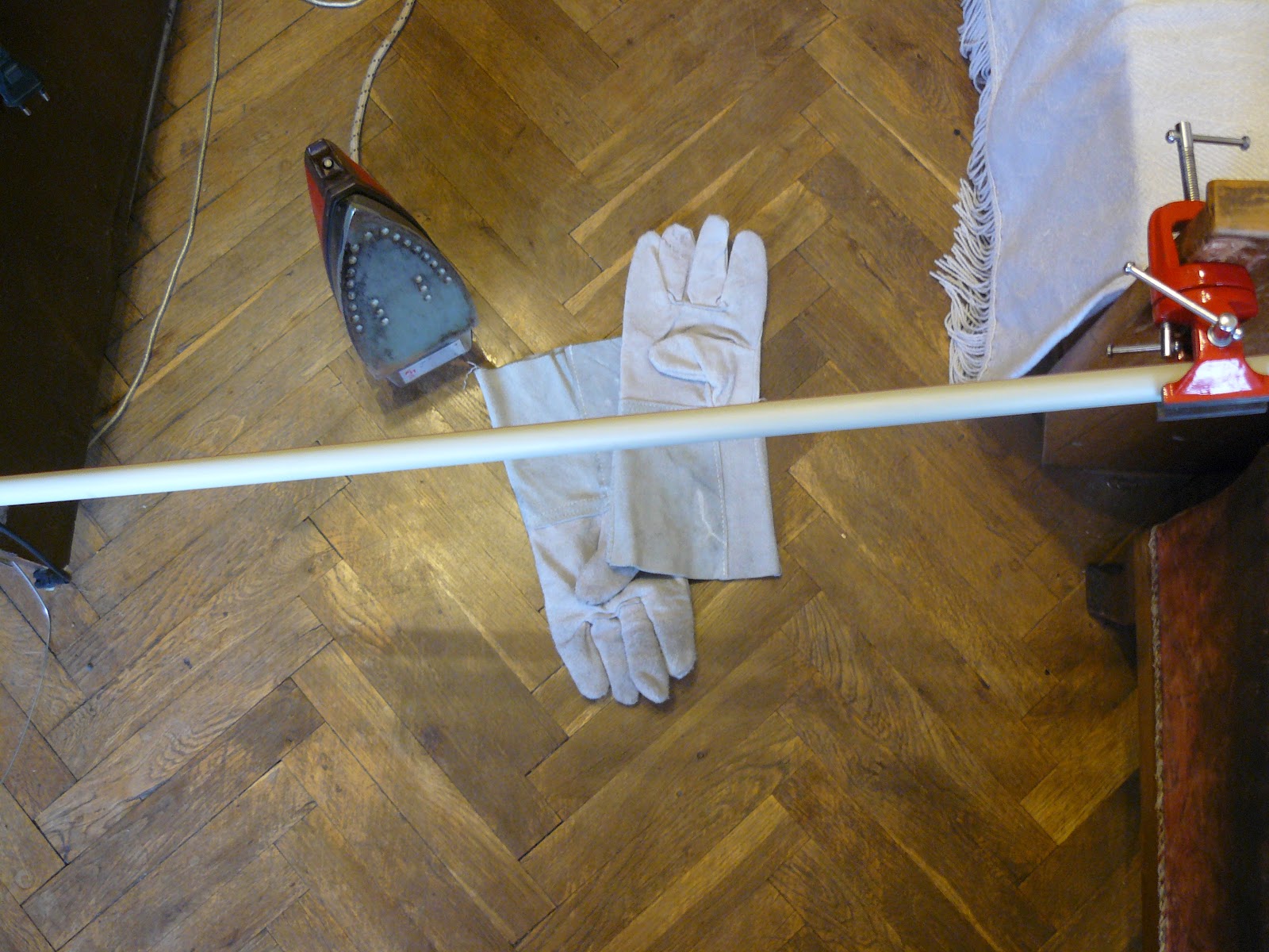 Buskador's LARP: How to make a curved larp boffer sword.