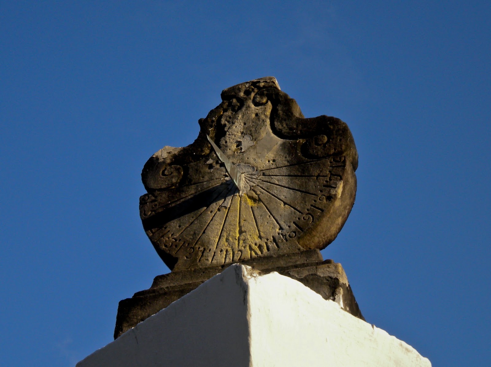 DIREITO À MEMÓRIA: Relógios (3): relógio de sol do Convento de São ...