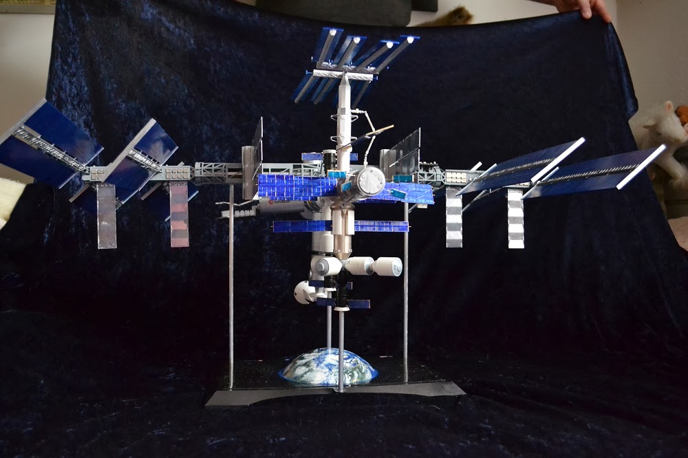 Happyscale-Modellbau: ISS Internationale Raumstation / international ...