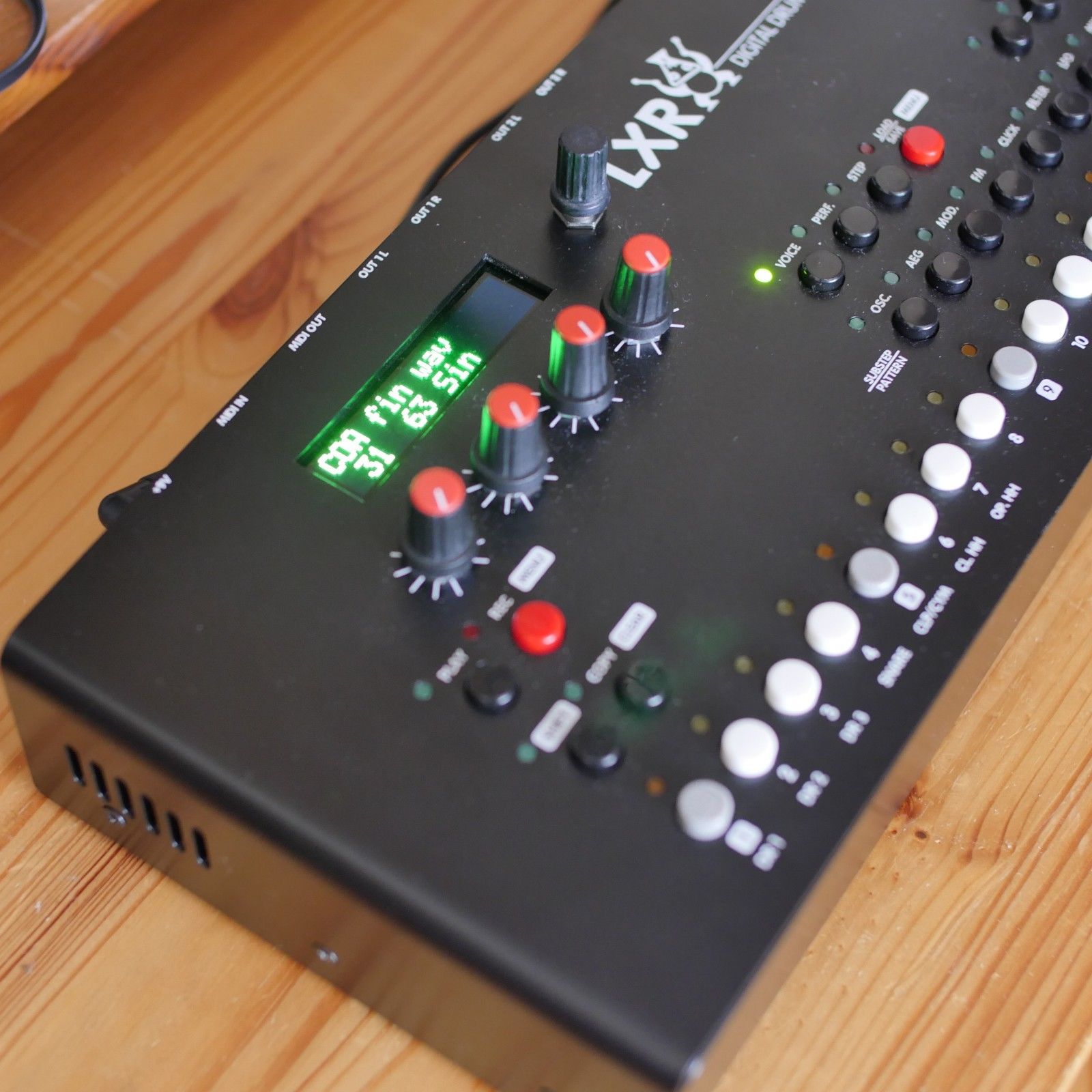 MATRIXSYNTH: Sonic Potions LXR Drum Synth