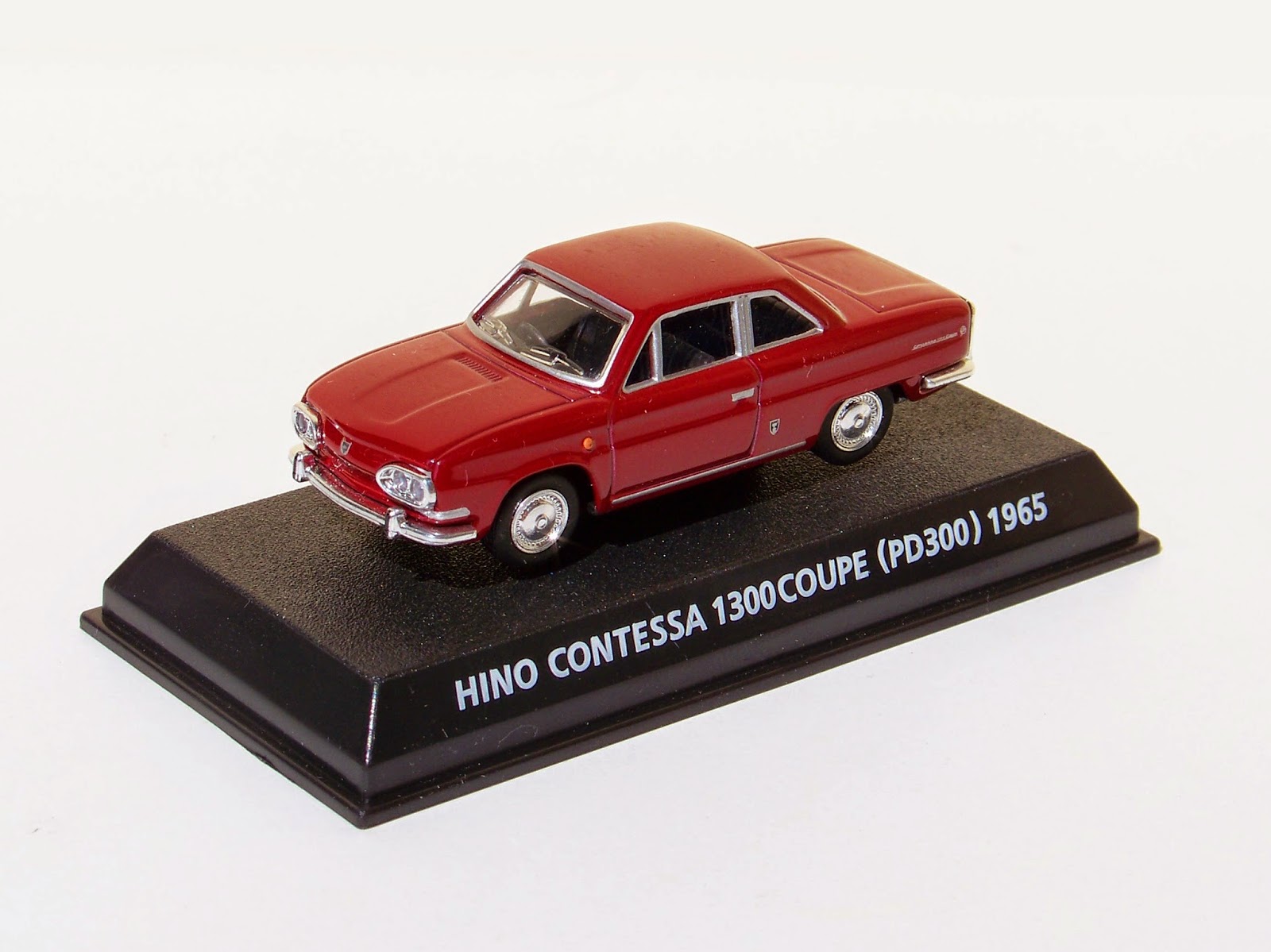 Incredible Mini Garage: Hino Contessa 1300 Coupe 1967 Konami 1/64