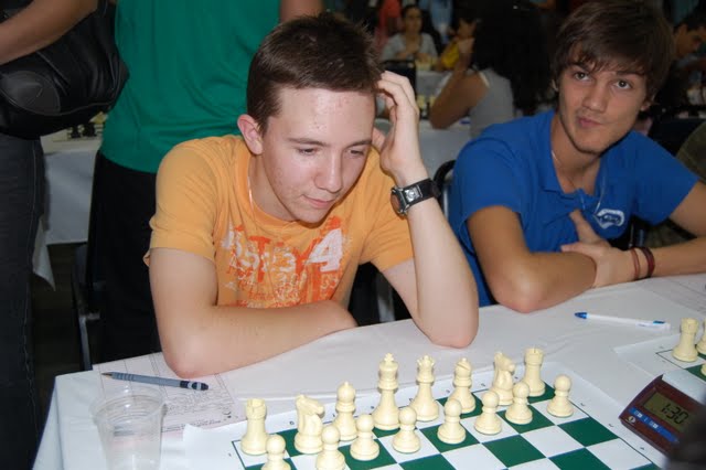 Canadian Youth Chess Team at WYCC 2011: Round 7 Photos by Zhixiang Wang