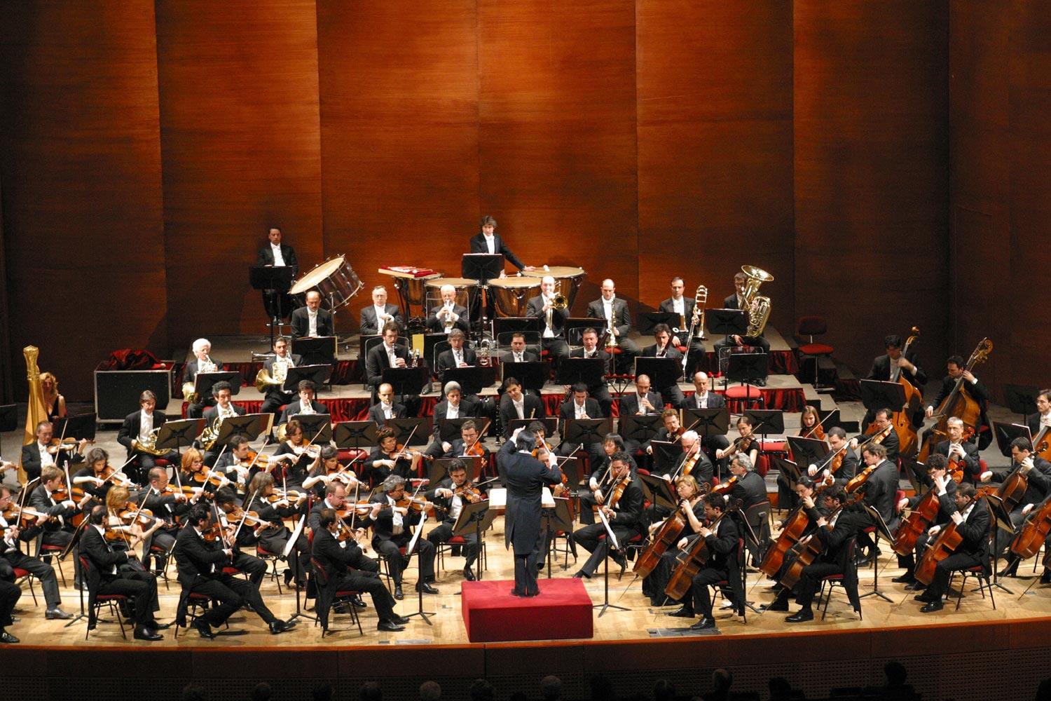 Conciertos de la Orquesta Filarmónica de la Ciudad de México : Intermedios