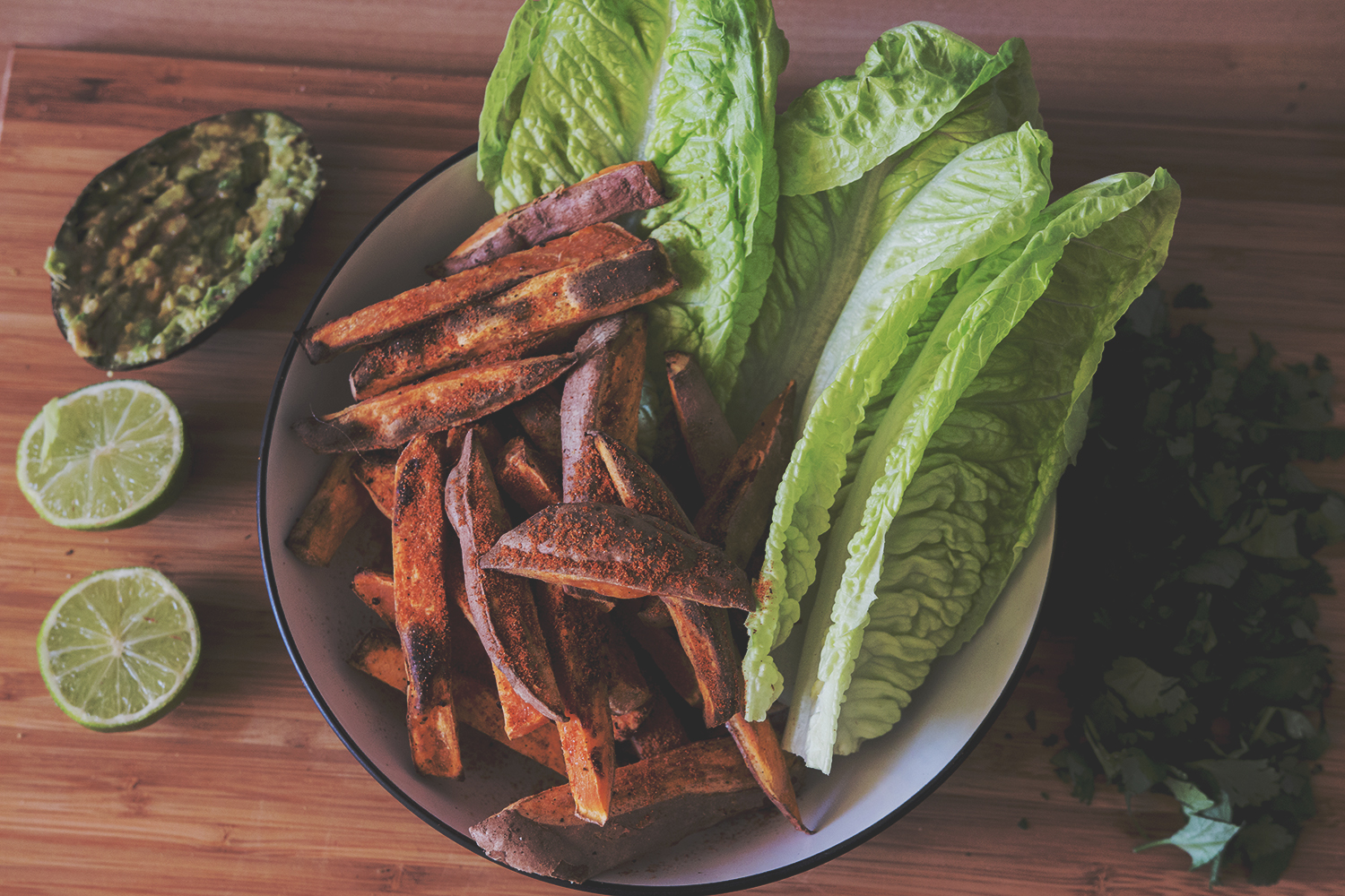 Peri Peri Sweet Potato Wedges with Avocado Dip | Lily Melrose | Bloglovin’