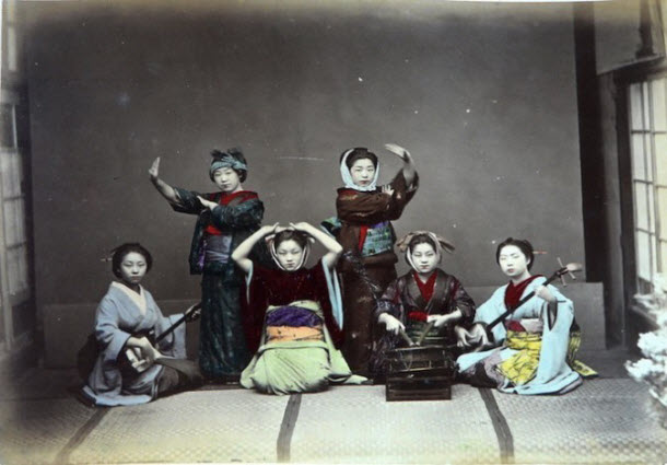 Photographs of Japan during 1866 by Adolfo Farsari | Ladies Mails