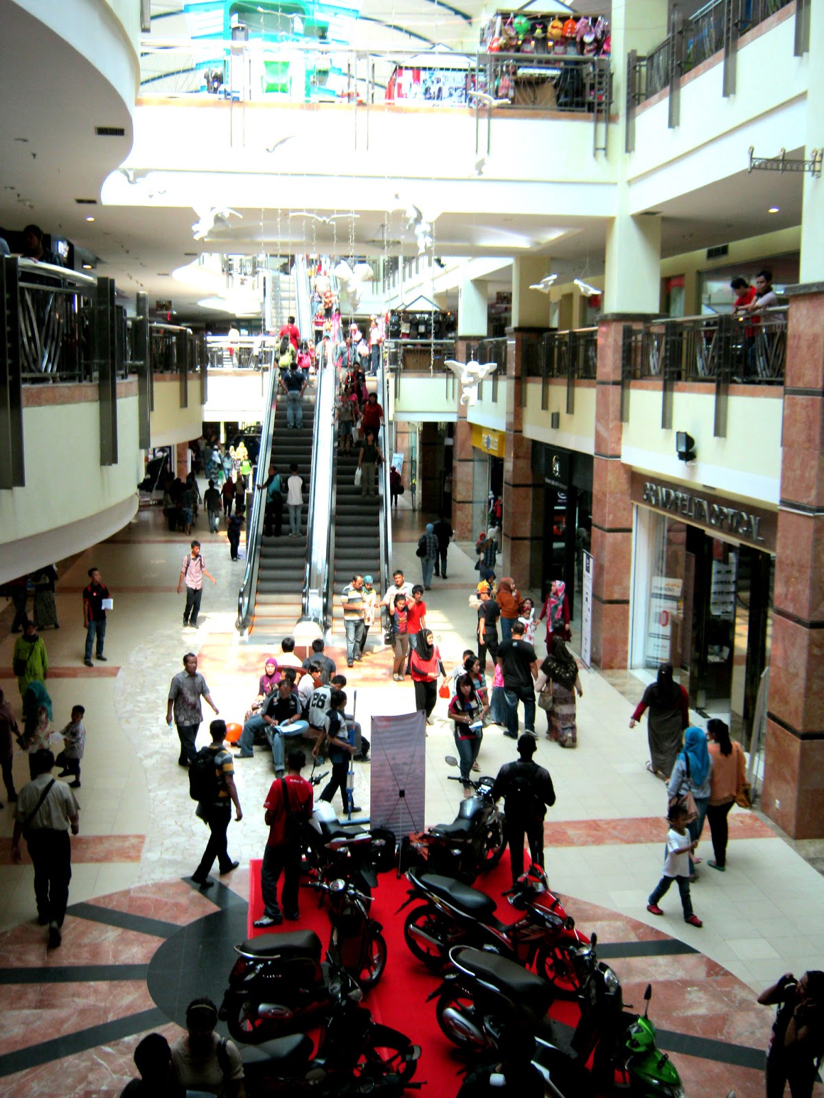 Keliling Mall SKA Pekanbaru Pakai Choo-choo TRAIN | Keliling Riau