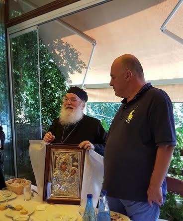 Ιδιωτική Οδός: Η ΦΑΜΠΡΙΚΑ ΤΩΝ ΑΝΤΙΓΡΑΦΩΝ ΕΙΚΟΝΩΝ ΑΠΟ ΤΟΝ ΒΑΤΟΠΑΙΔΙΝΟ ΕΦΡΑΙΜ