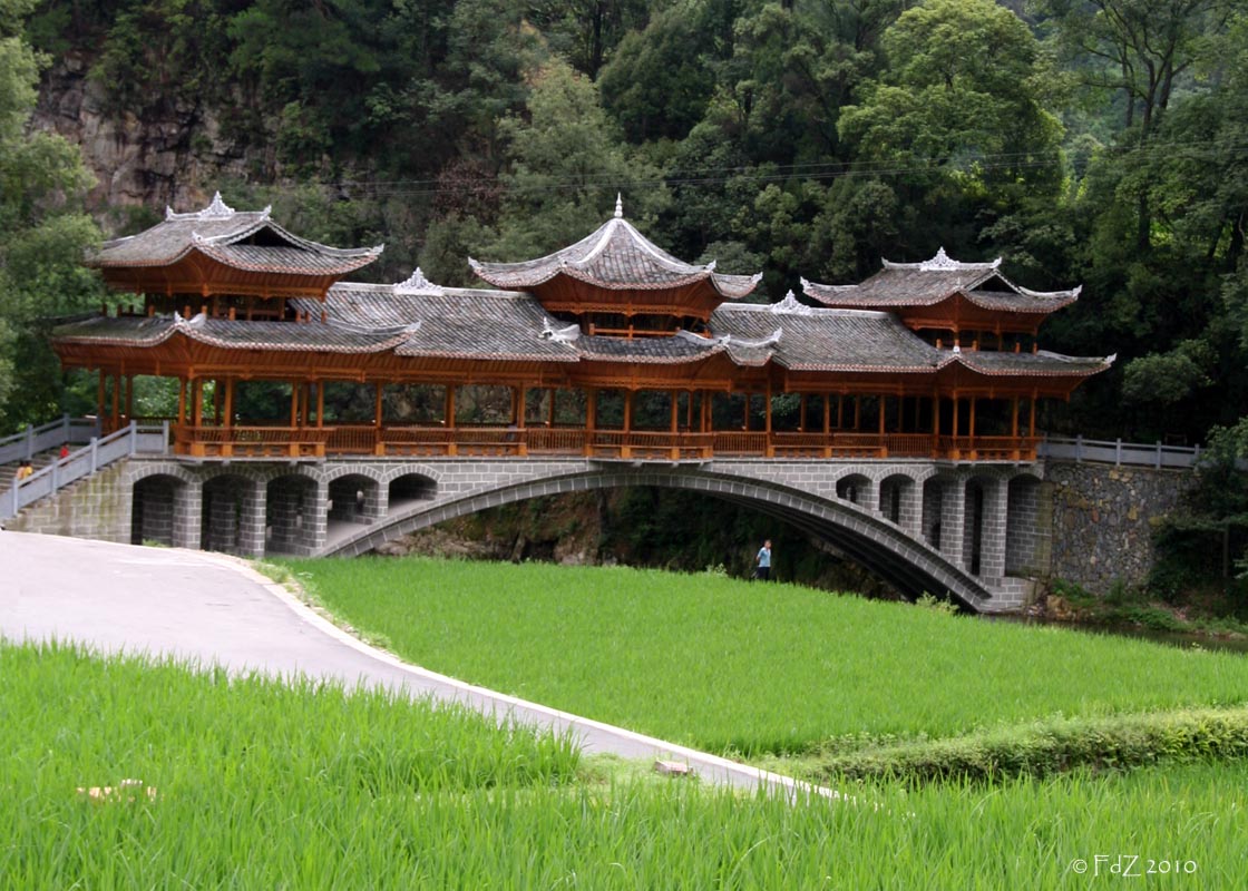 Wind and Rain Bridge (China) - Amazing Bridges