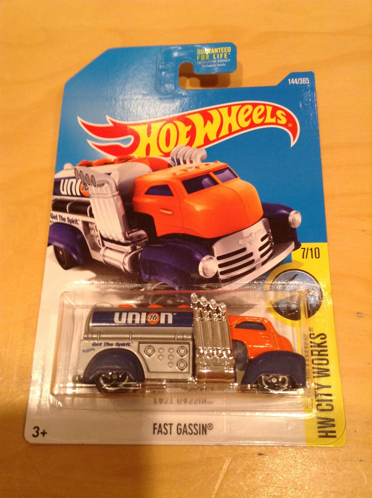 JULIAN'S HOT WHEELS BLOG: Fast Gassin (2017 HW City Works - 76 Union)