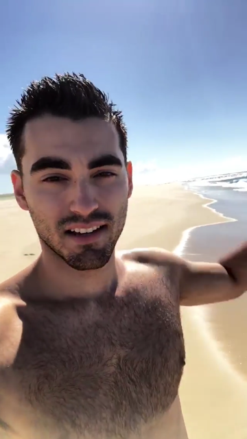 Alexis_Superfan's Shirtless Male Celebs: Blake Michael shirtless beach ...