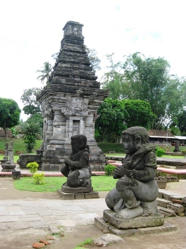 Candi Penataran, Candi termegah dan terluas di Jawa Timur - trip-paper ...