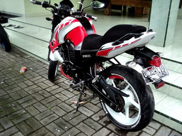 Modifikasi Yamaha Byson 2013 Touring - SPESIFIKASI SEPEDA MOTOR
