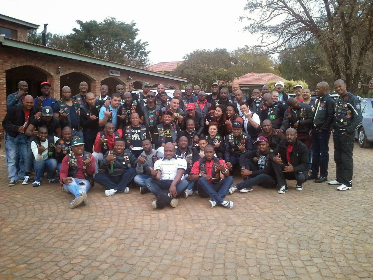 Sapa Yopa Mcc: when 50% of sapa yopa take time to pose for a family ...