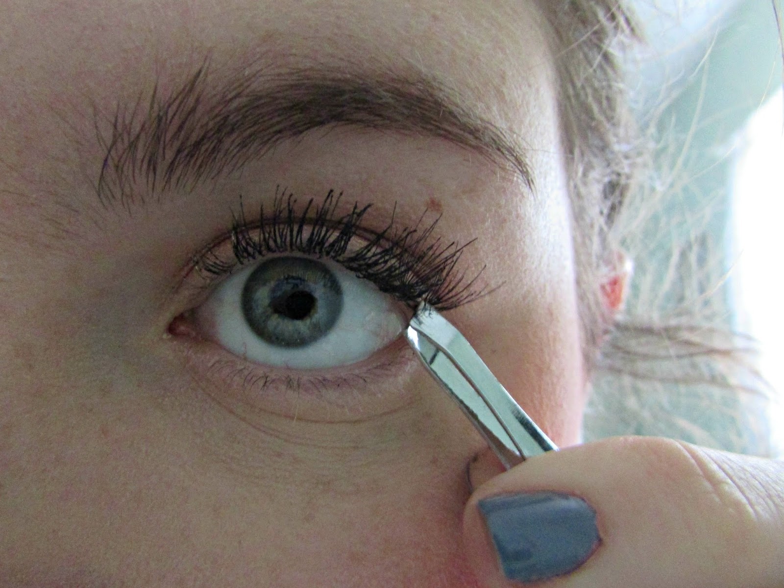 A Dash of Dayna: My Three Step Process for Achieving Glam Lashes
