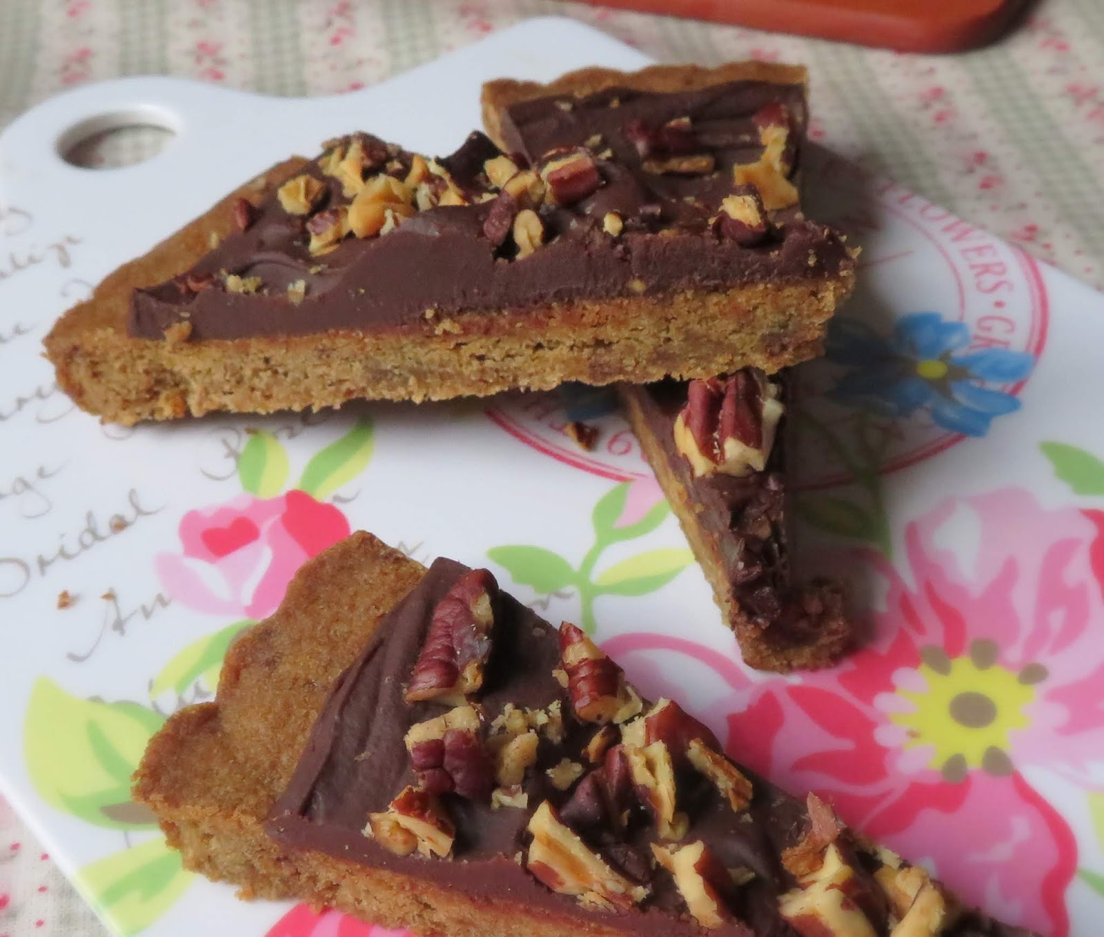 Crisp Toffee Pecan Short Breads | The English Kitchen