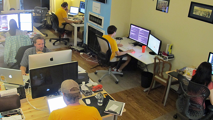 hacker working desk ~ pro hack lab