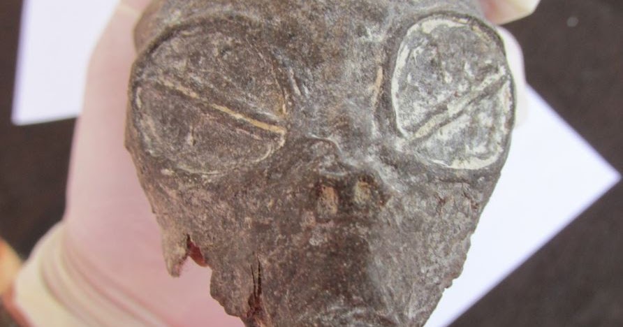 UFOLOGÍA: Un cráneo Alien momificado acaba de ser hallado en una cueva ...
