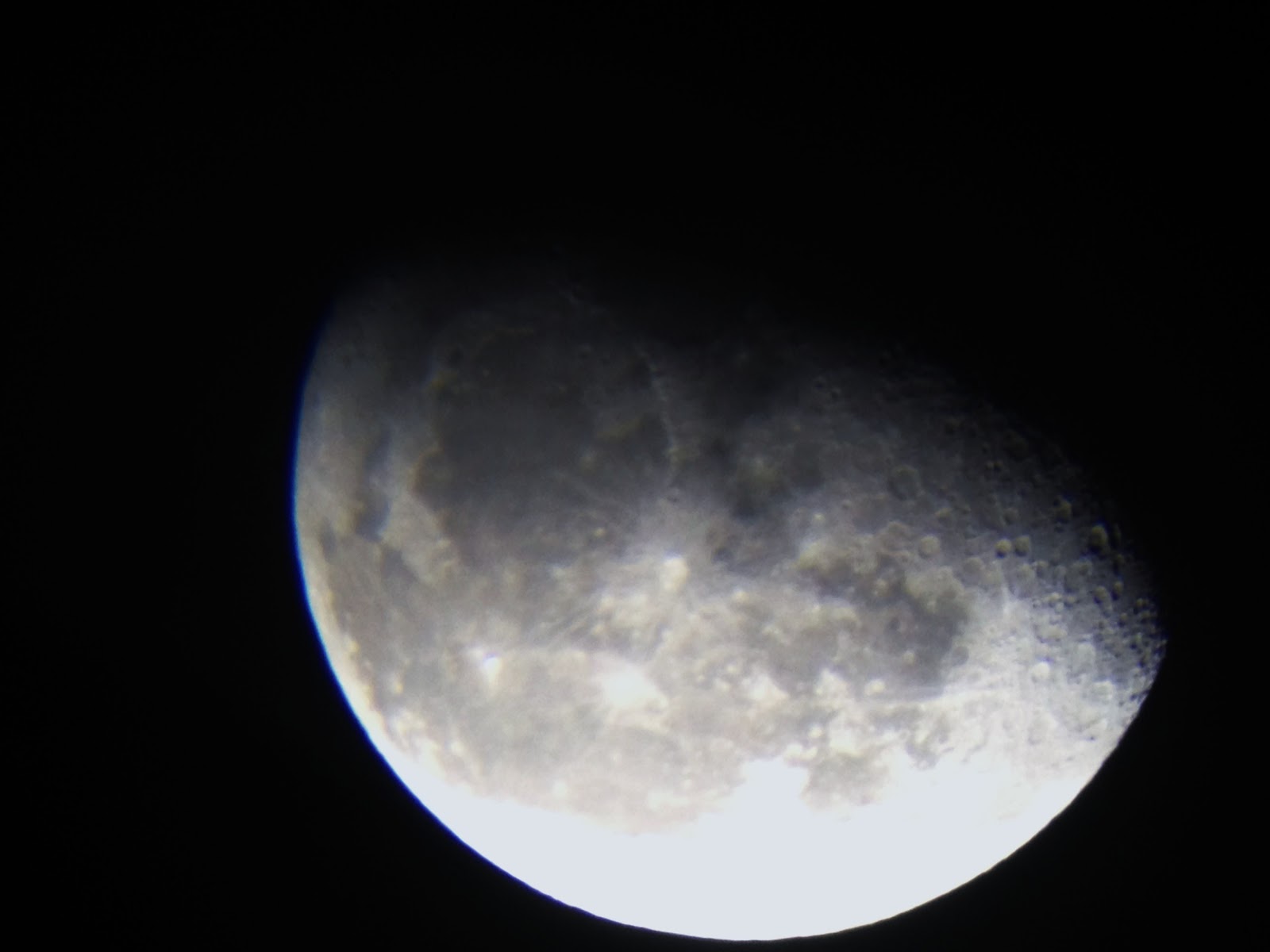 Telescope Skywatch: How to take Moon pictures through telescope using ...