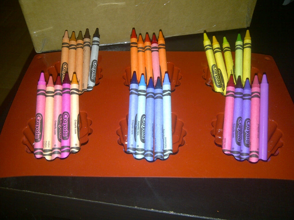 Becoming Mrs. Vail: DIY Crayons - Kid Favours