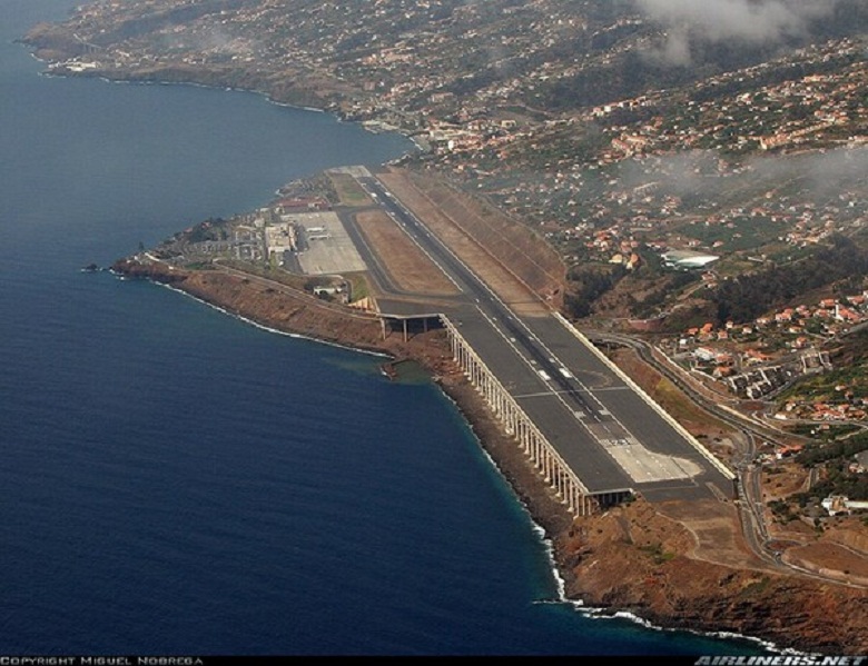 AJORBAHMAN'S COLLECTION: Unique & Unusual Madeira International Airport ...