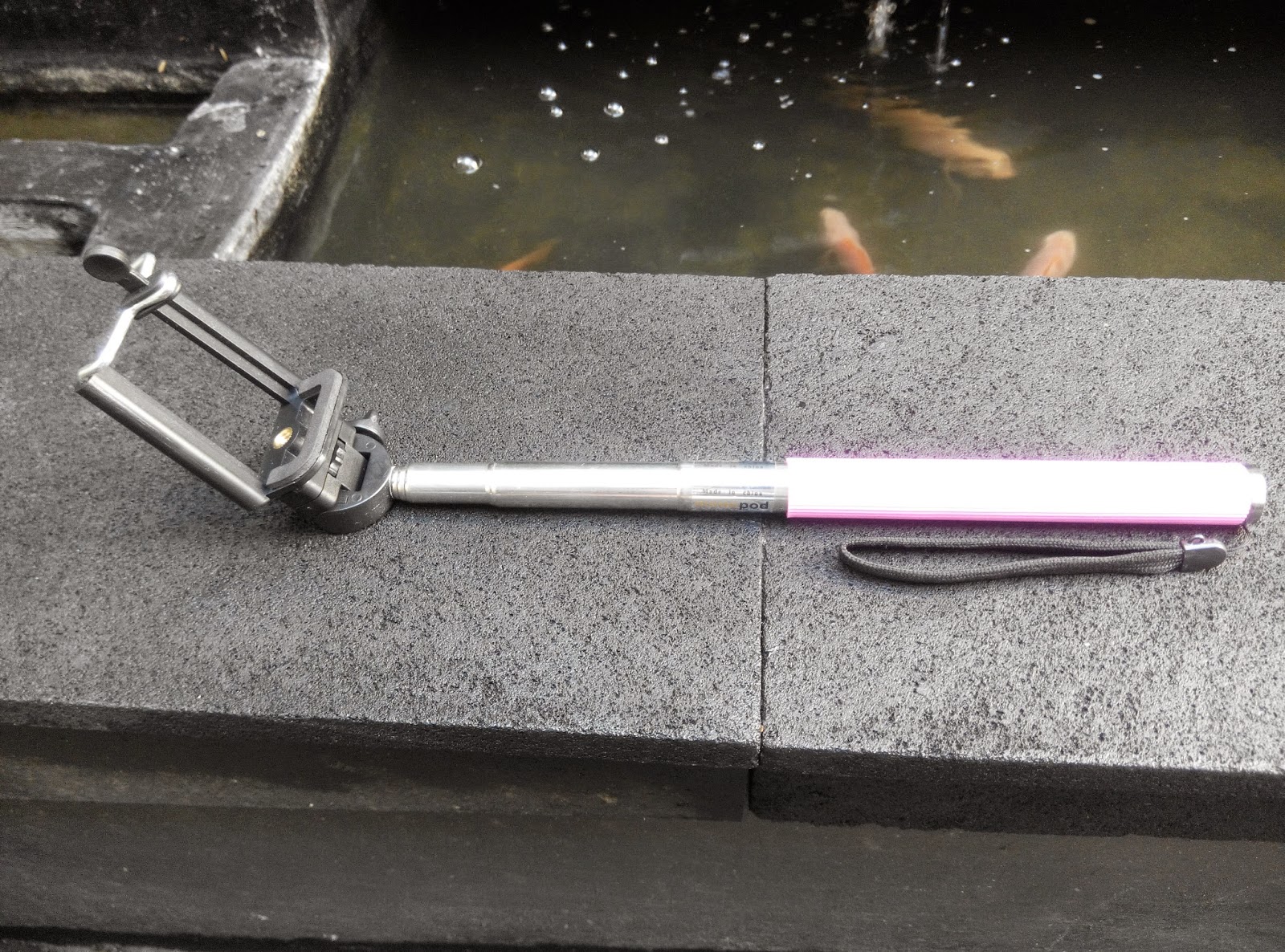 The Other Side: Mengenal Apa Itu Tongsis, Tomsis Dan Tripod Mini Untuk ...