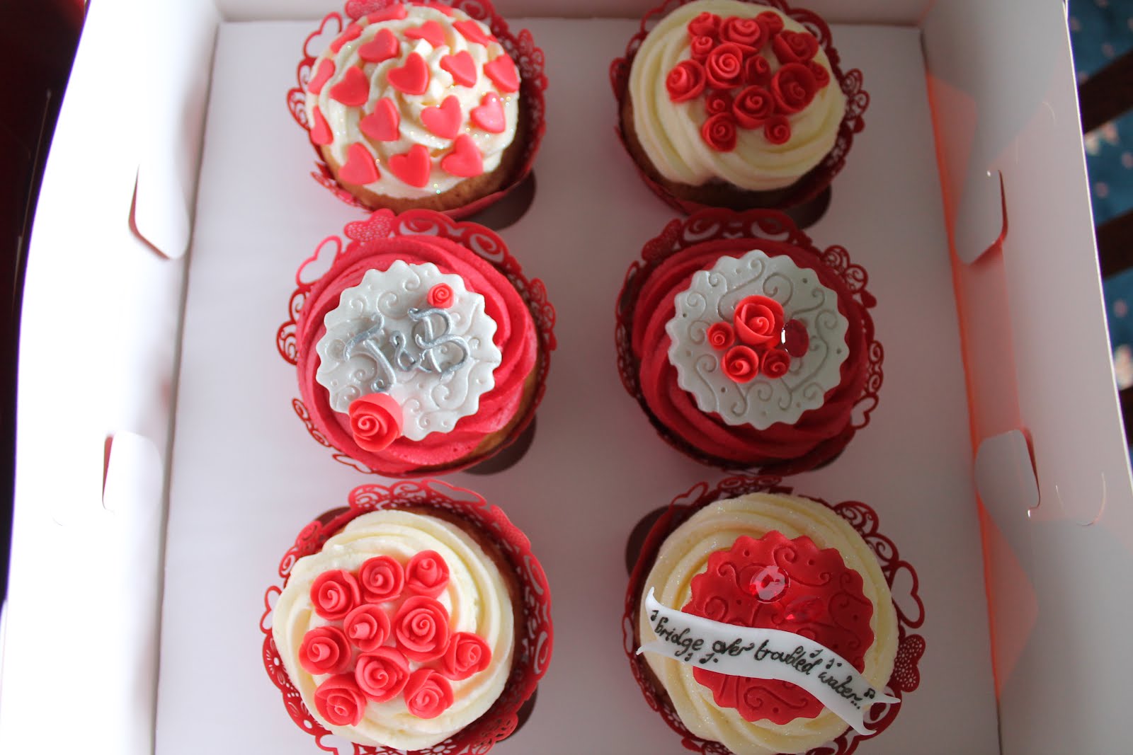 Cupcake Carousels: Ruby Wedding Cupcakes!