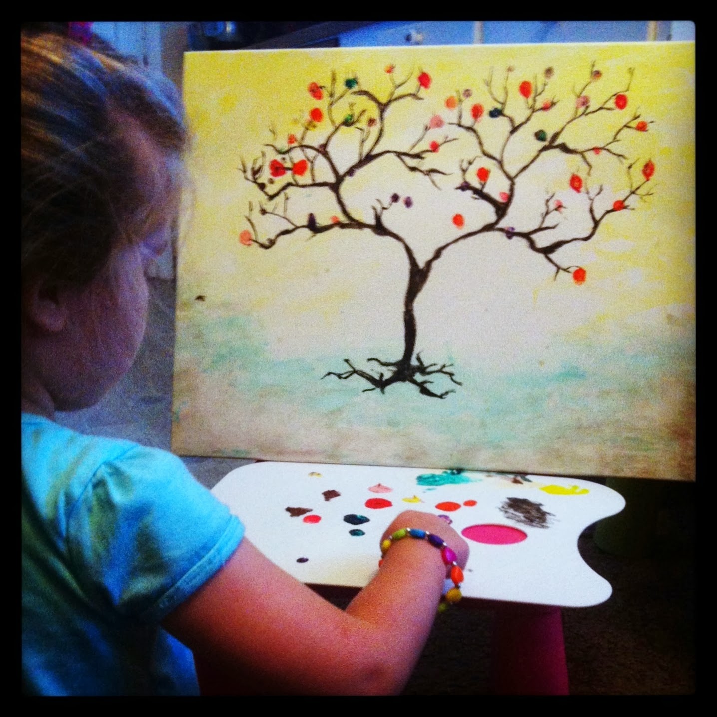 MunchkinTime: Autumn Craft For Kids - Fingerprint Tree on Canvas